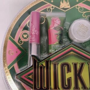 Wicked | Holiday | New Wicked 4 Pack Lip Gloss Makeup Gift Set Glinda ...